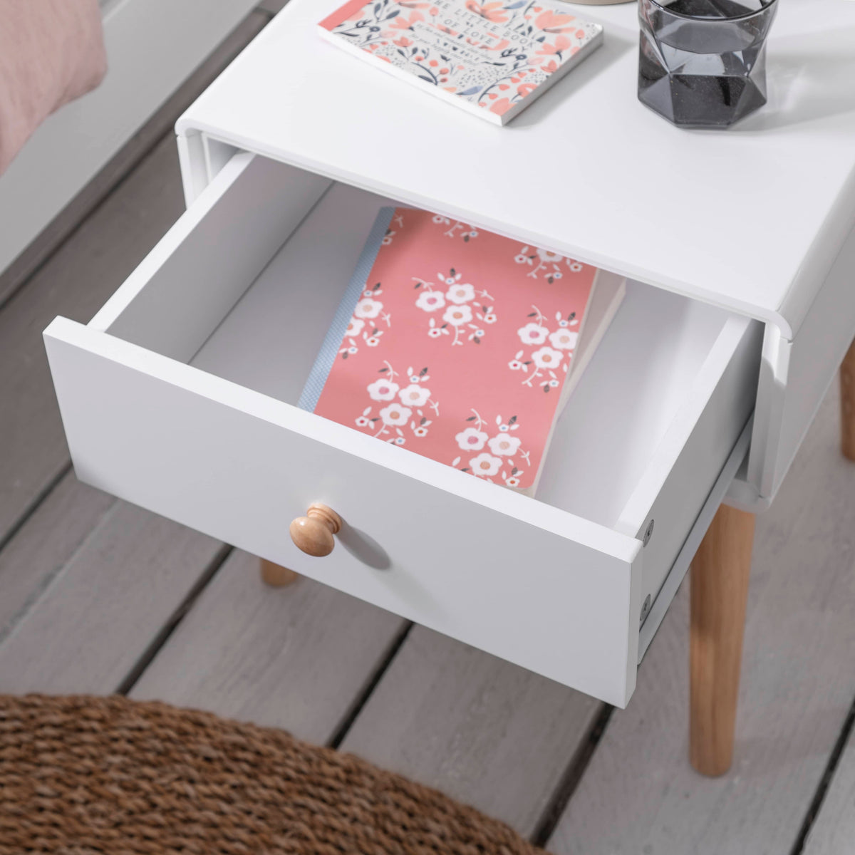 Frank Side Table in Classic White | Noa & Nani